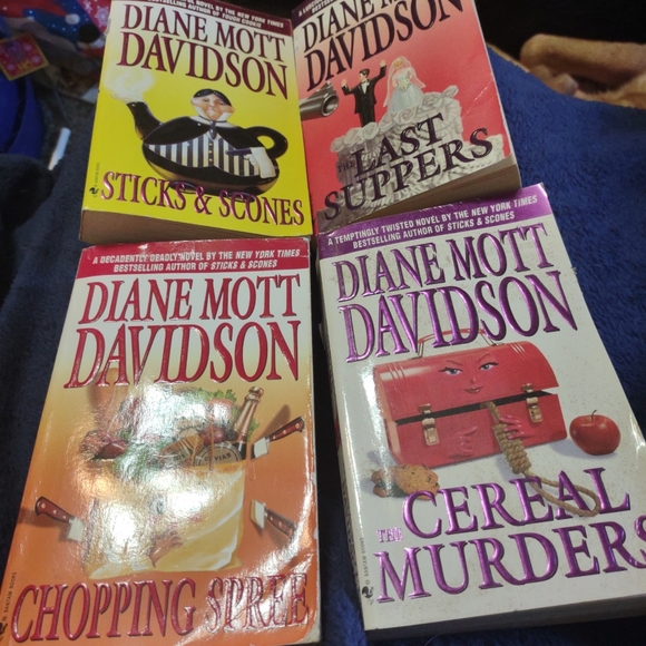 Other | Lot Of 4 Diane Mott Davidson Books The Last Suppers The Cereal ...